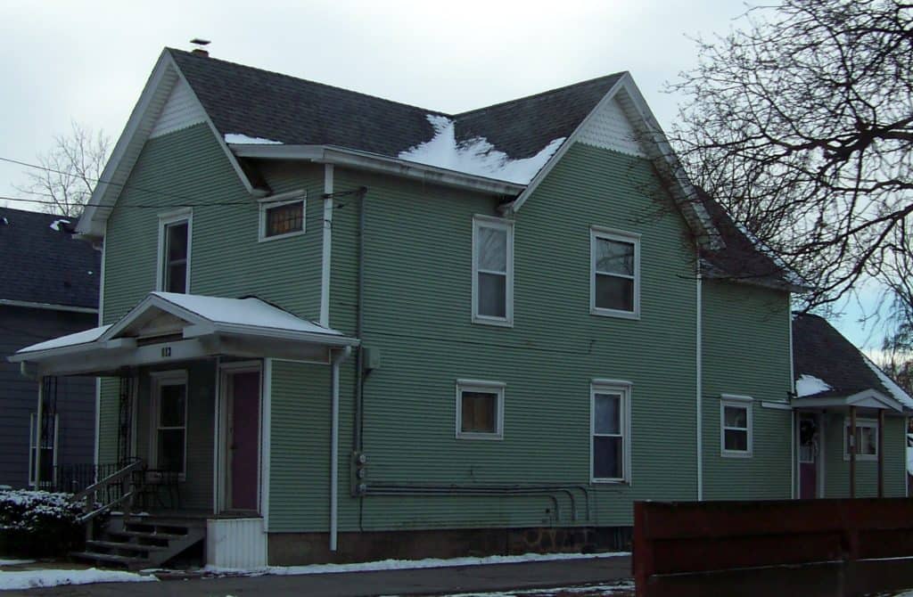31 Green Vinyl Siding House Ideas